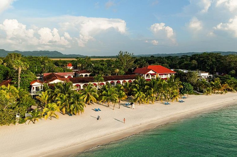 Charela Inn boeken? Nu vanaf 995,- (Negril, Jamaica)
